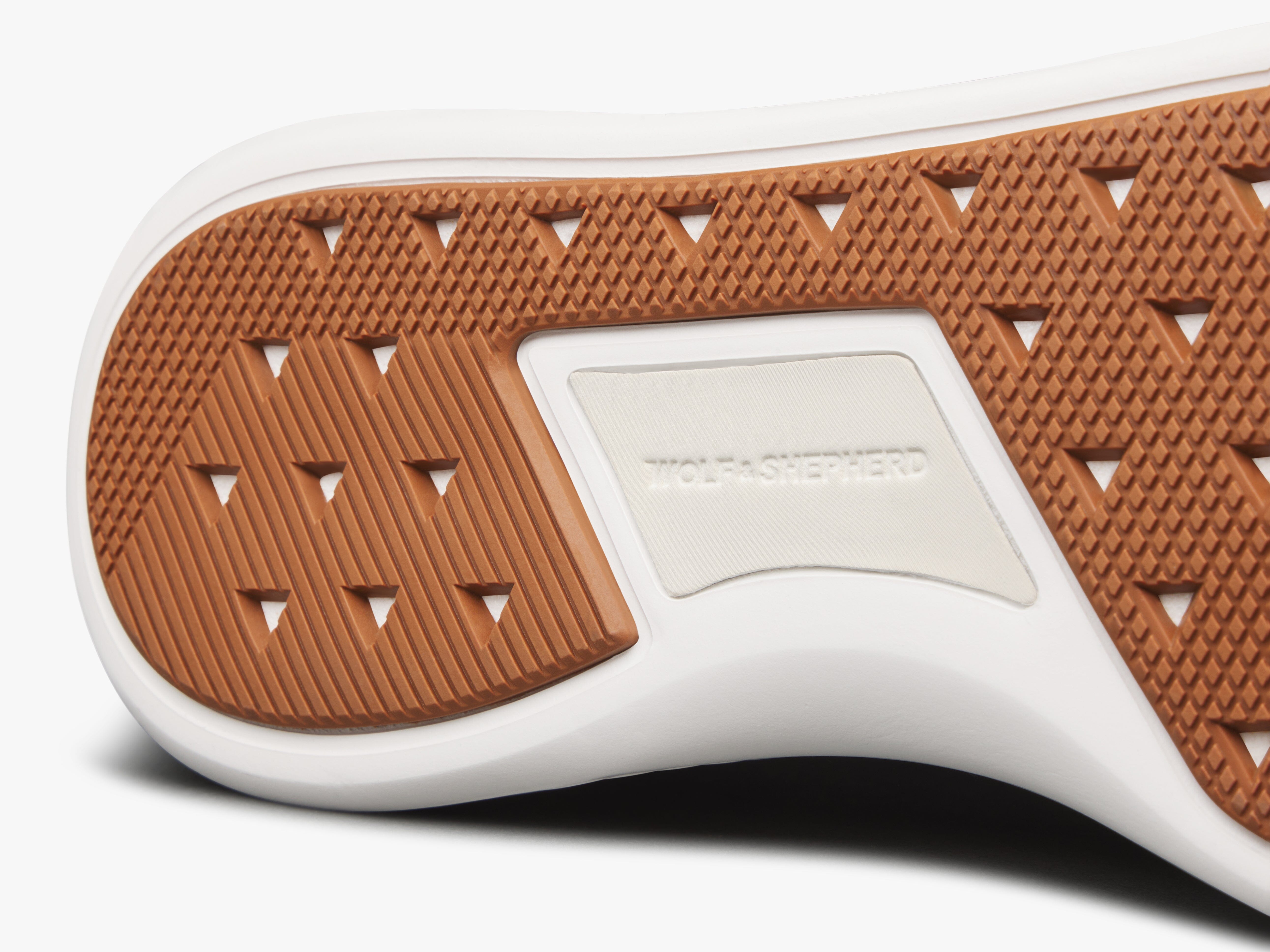 Crossover™ Runner Sport | Lighter. Cooler. Faster. | WOLF